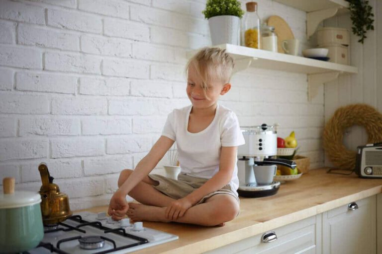 Selbstständigkeit lernen: Kinder allein zuhause lassen